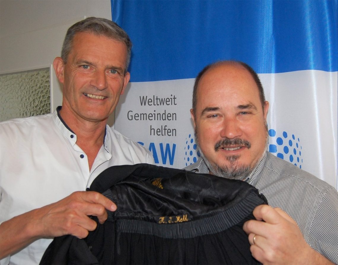 Ex presidente Heinz Joachim Held dona su toga a la IERP - Iglesia ...